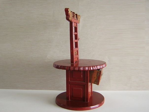 Foot binding stool - (1813), lowlands-collection