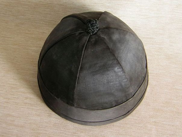 Black silk cap - (7976), lowlands-collection
